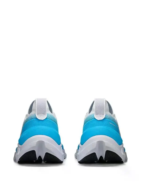 On Cloud X 4 Sneakers