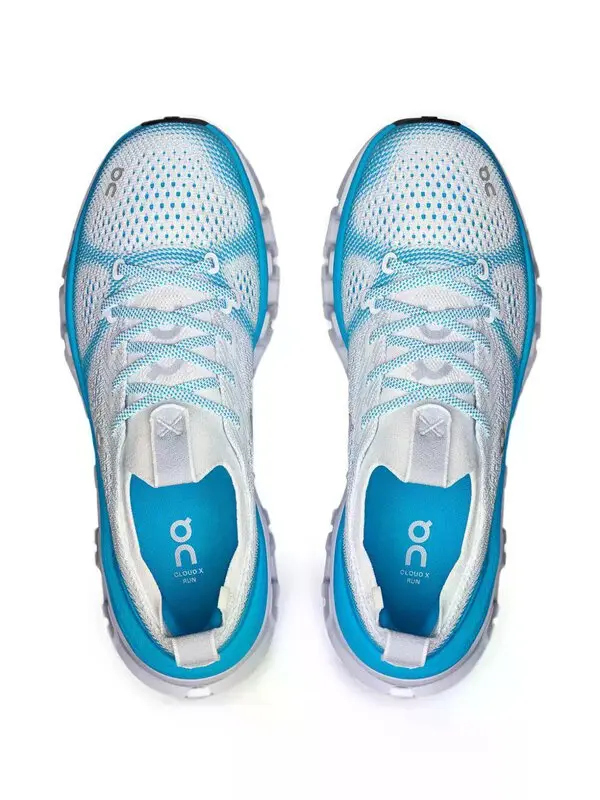 On Cloud X 4 Sneakers
