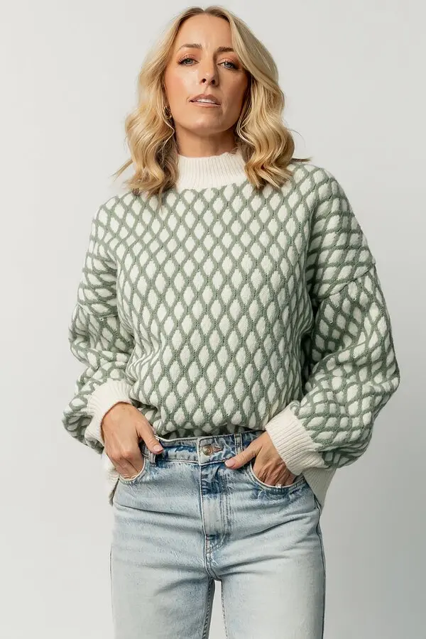 GILLI Hendrix Diamond Knit Sweater - Green