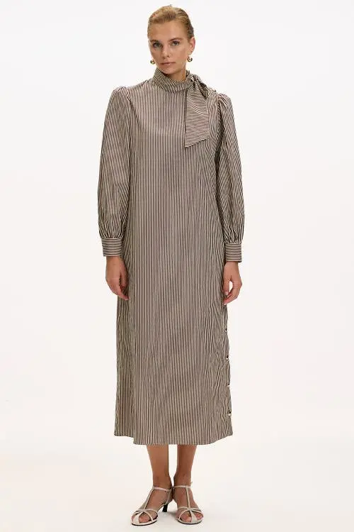 EXQUISE Kaitlin Midi Dress