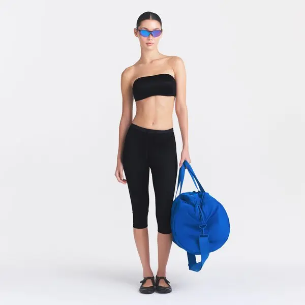 SKIMS Capri 17" Legging | Black | | Nike Satin Shine