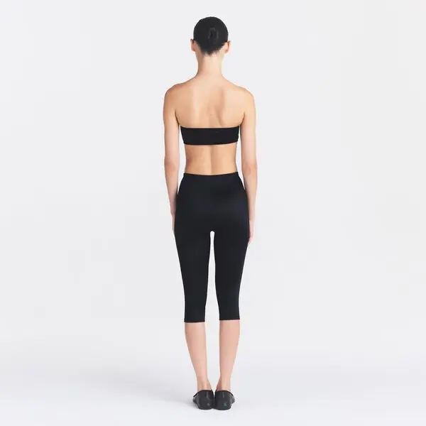 SKIMS Capri 17" Legging | Black | | Nike Satin Shine