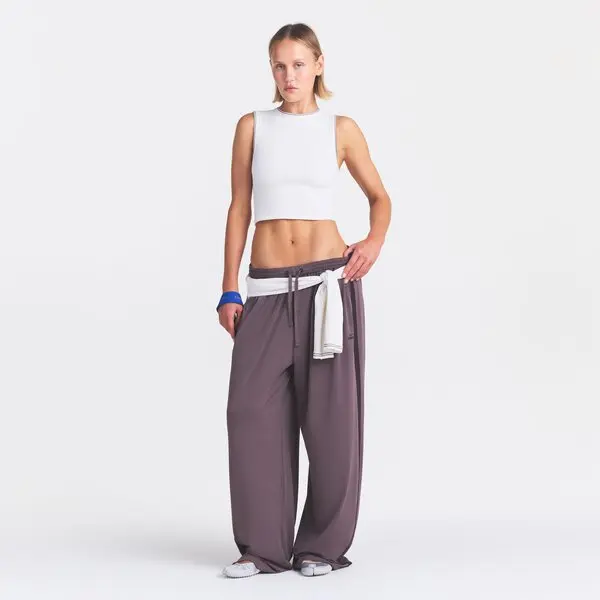 SKIMS Muscle Tank Top | White | | Nike Ribbed Seamless