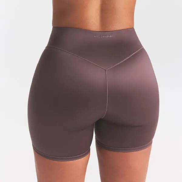SKIMS Bonded Waist 5" Biker Short | Medium Neutral | | Nike Satin Shine - Resin