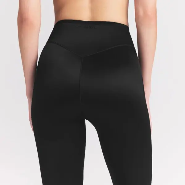 SKIMS Bonded Waist 26" Legging | Black | | Nike Satin Shine - Obsidian