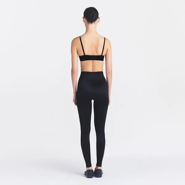 SKIMS Bonded Waist 29" Legging | Black | | Nike Satin Shine
