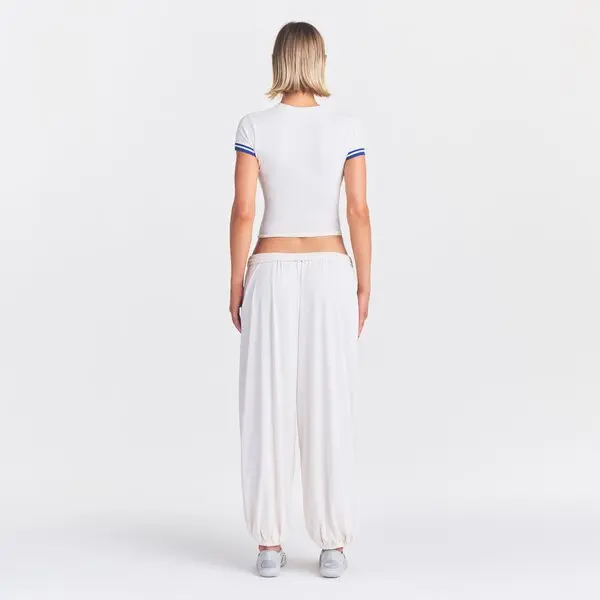 SKIMS Cropped T Shirt | Blue | | Nike Stretch Knit