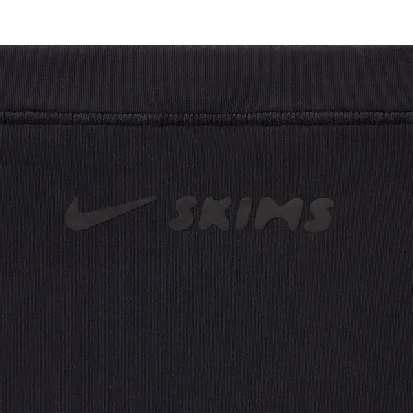 SKIMS V Panel 28" Legging | Black | | Nike Weightless Layers