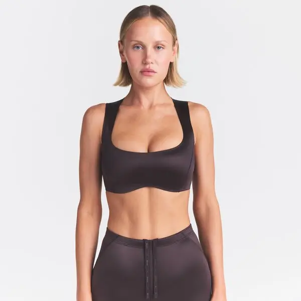 SKIMS Wide Scoop Bra | Deep Neutral | | Nike Satin Shine