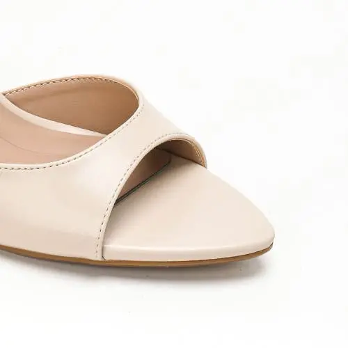 KNEETOES Dahlia Kitten Heels