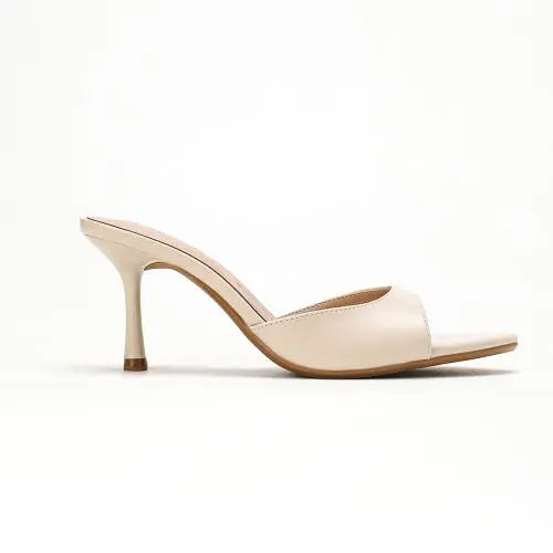 KNEETOES Dahlia Kitten Heels