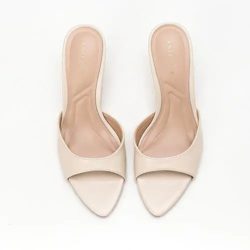 KNEETOES Dahlia Kitten Heels
