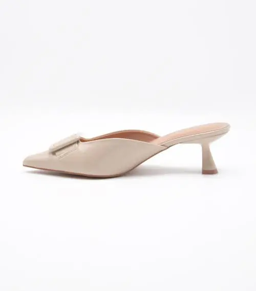 KNEETOES Waverly Mules - Beige