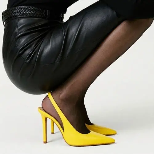KNEETOES Quincy Heels