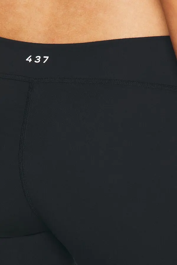 437 The Micro Capri Legging - Black