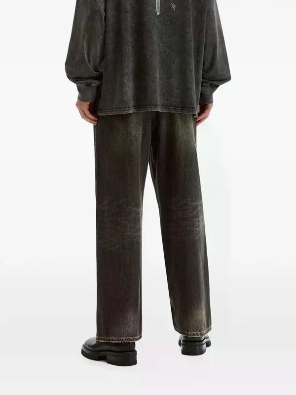 FIVE CM Distressed Whiskered Jeans