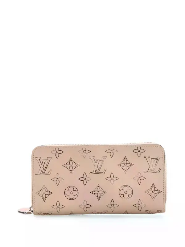 LOUIS VUITTON Zippy Wallet Mahina Leather Small Wallets - Neutrals