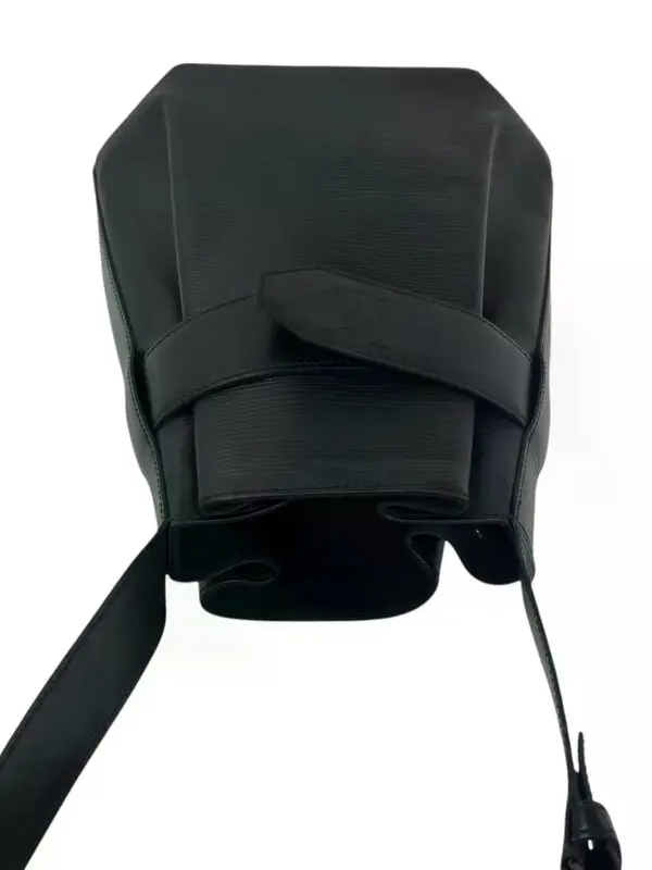 LOUIS VUITTON 1996 Epi Sac D Epaule Pm Bucket Bag - Black