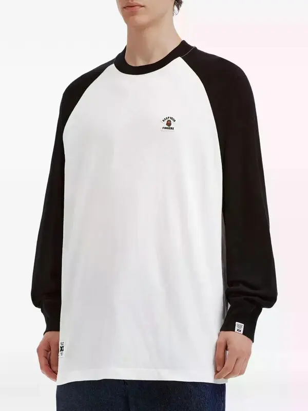 FINGERCROXX Logo-patch Raglan-sleeve T-shirt