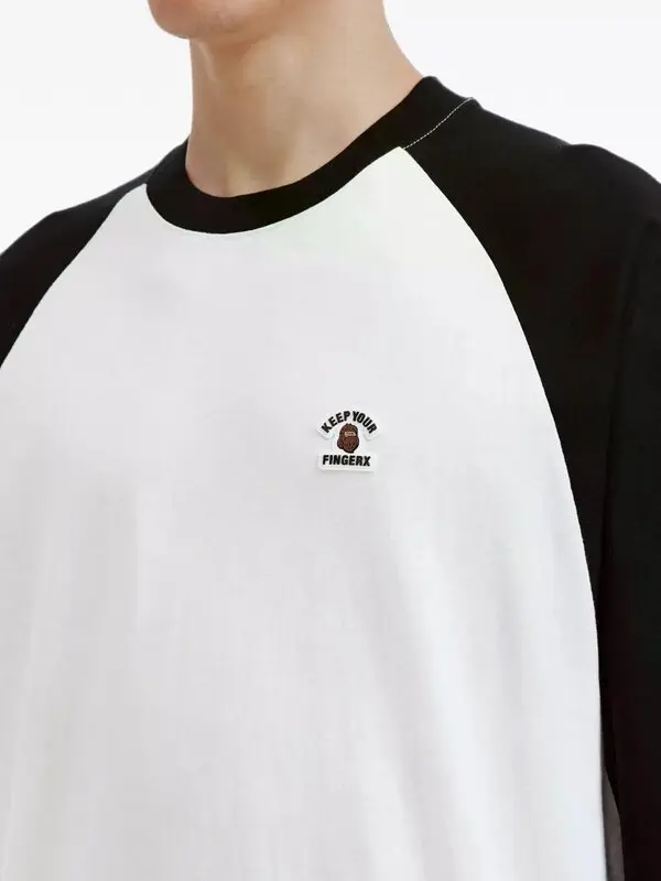 FINGERCROXX Logo-patch Raglan-sleeve T-shirt