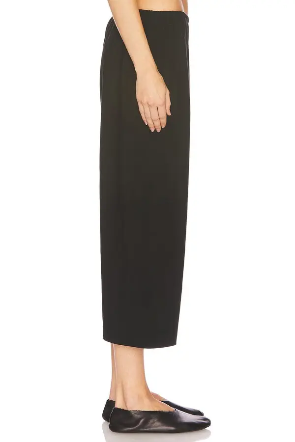 THE ROW Cosmo Short