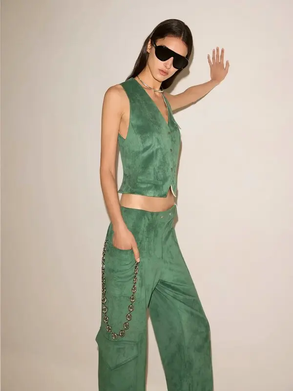 Alexis Aquila Vest