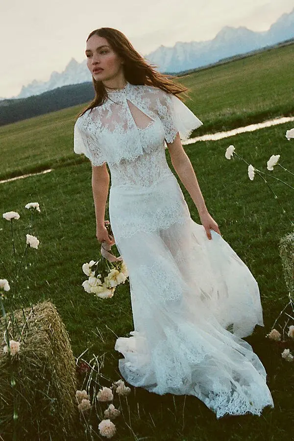 PRONOVIAS Exclusive: Irisa Gown - Ivory