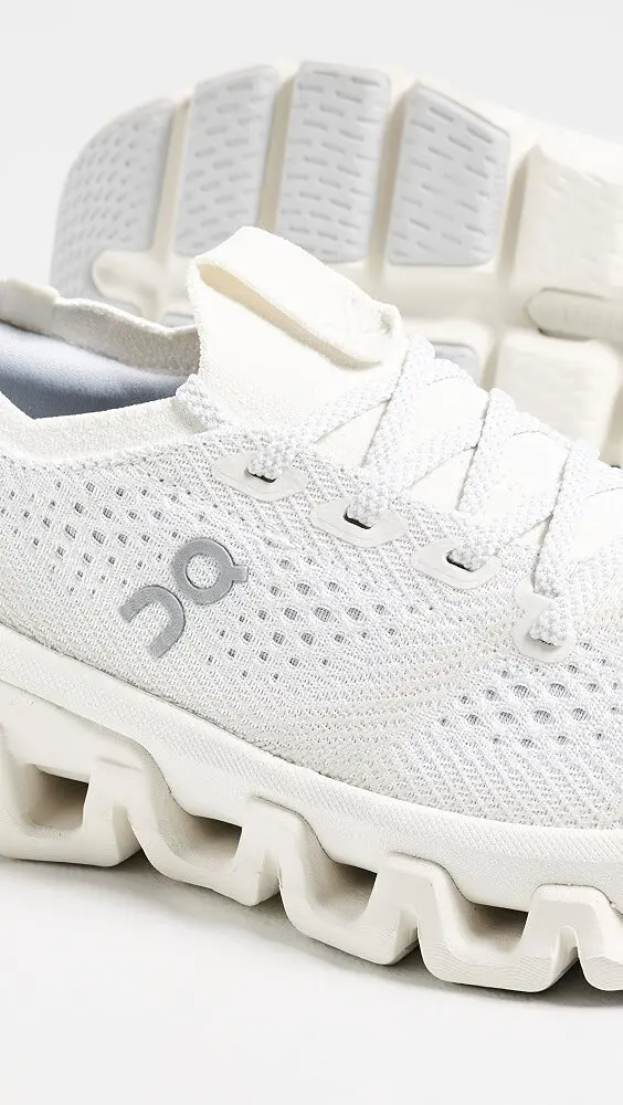 On Cloud X Tempo Sneakers
