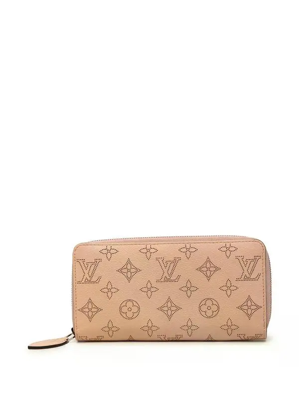 LOUIS VUITTON 2017 Monogram Mahina Zippy Wallet Long Wallets