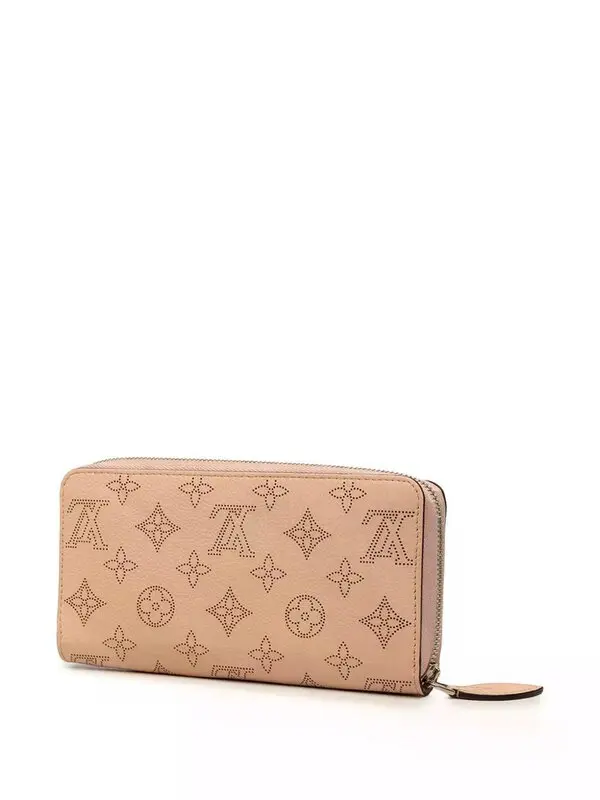 LOUIS VUITTON 2017 Monogram Mahina Zippy Wallet Long Wallets