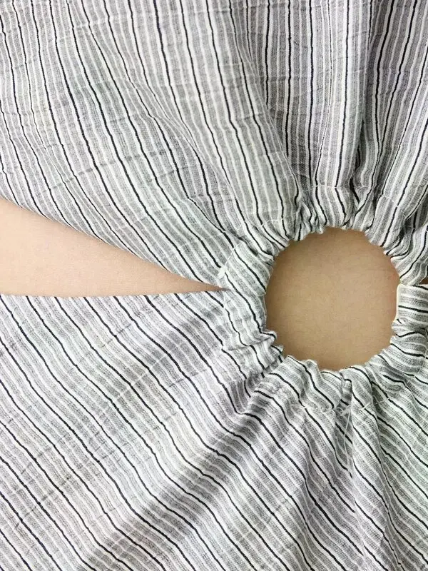 VICOLO Cut-out Ring-detail Dress