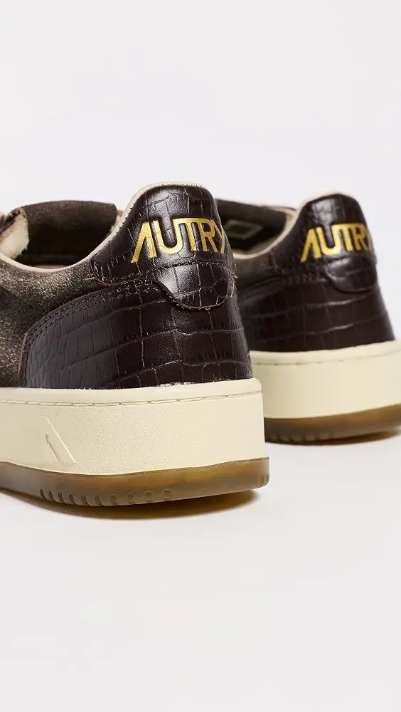 AUTRY Medalist Low Suede Sneakers