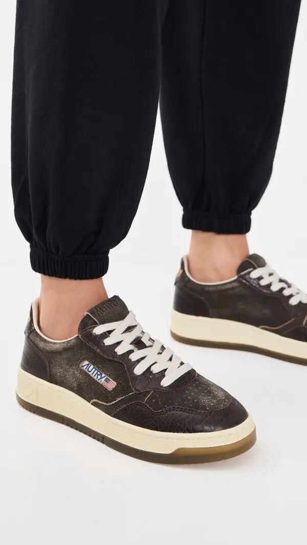 AUTRY Medalist Low Suede Sneakers - Mustang/brown