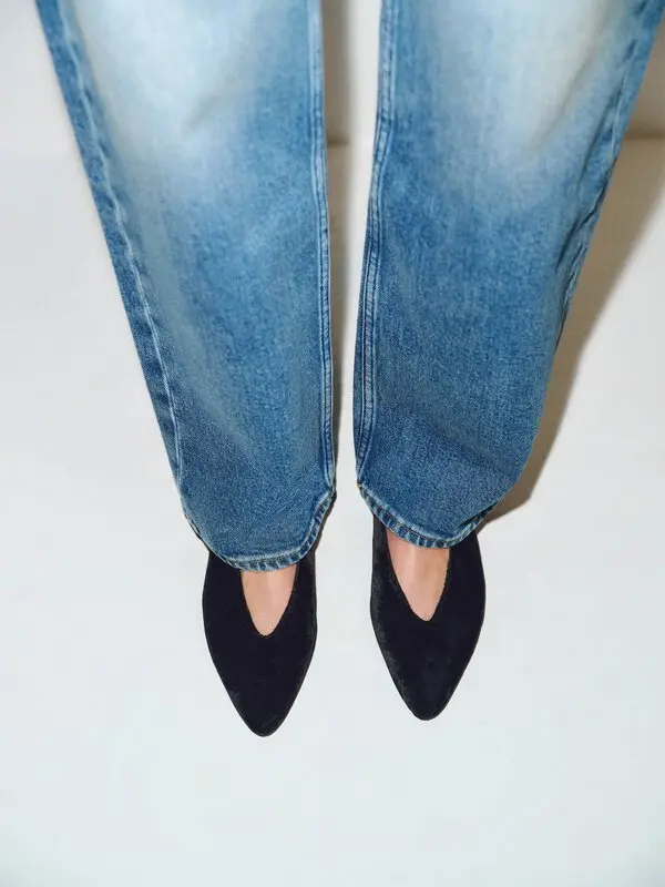 REFORMATION Calista Flat Velvet
