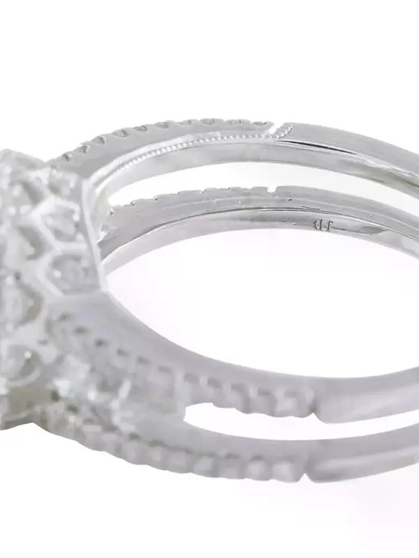LB EXCLUSIVE 18k White Gold Diamond Halo Ring