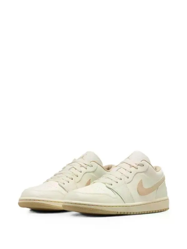 JORDAN Air 1 Low Sneakers
