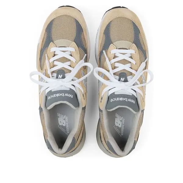 NEW BALANCE Made In Usa 992 Sneakers - Beige/white
