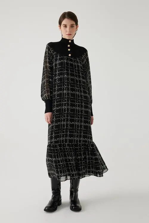 EXQUISE Aina Maxi Dress