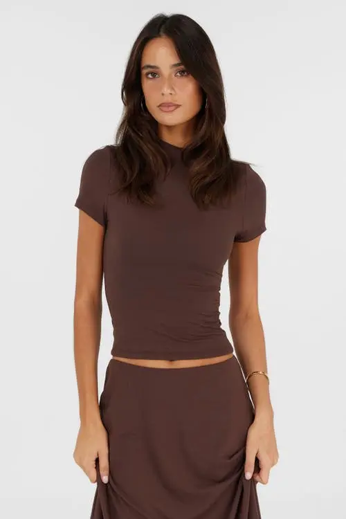 SASHA THERESE Madeleine Mock Neck T-shirt - Chocolate
