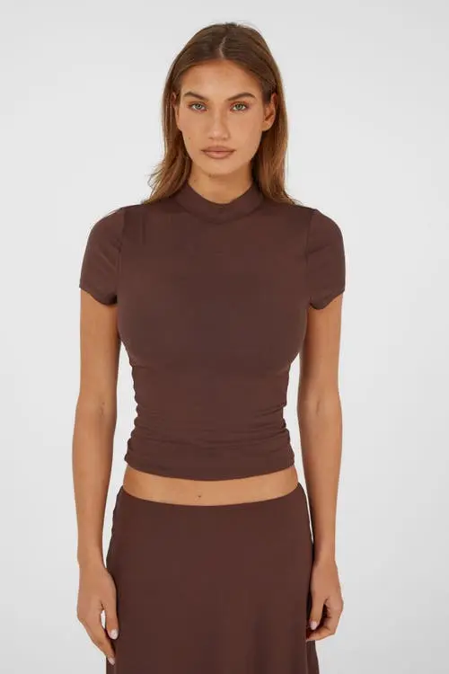 SASHA THERESE Madeleine Mock Neck T-shirt - Chocolate