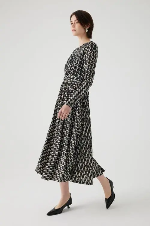 EXQUISE Ayanne Knit Midi Dress