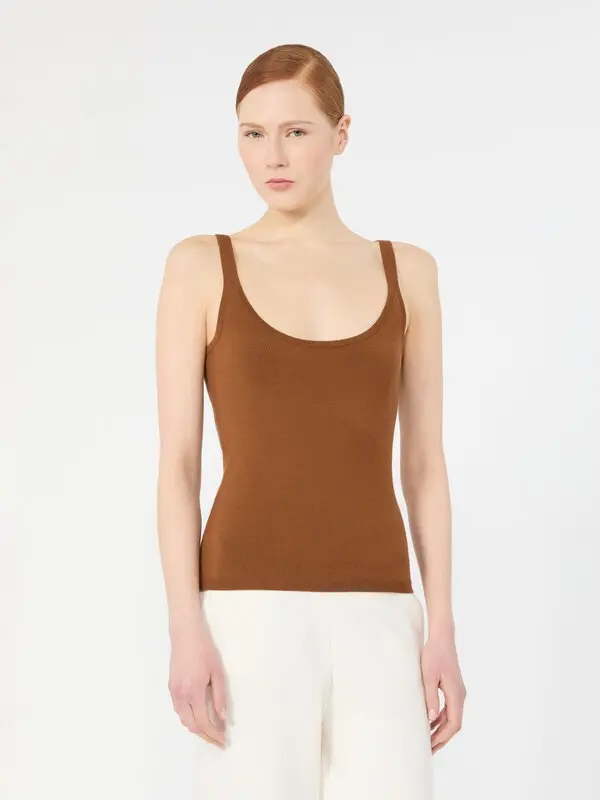 Max Mara Sleeveless Wool Yarn Sweater
