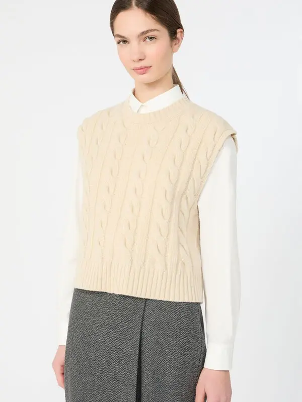 Max Mara Cable Knit Wool Yarn Gilet