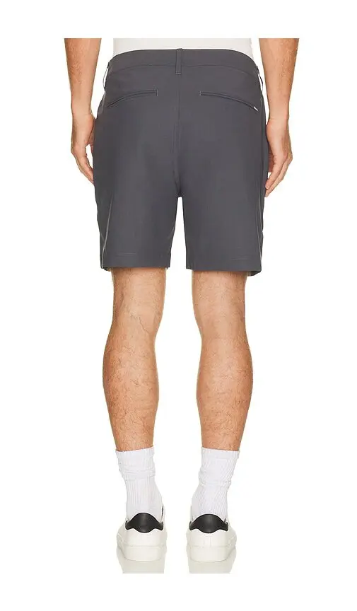 Vuori Meta 6 Short In Grey