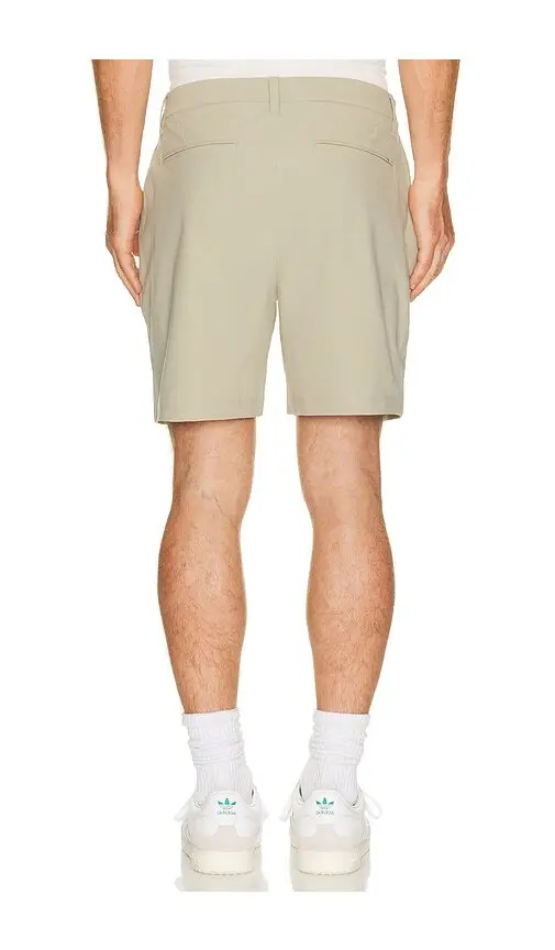 Vuori Meta 6 Short In Cream