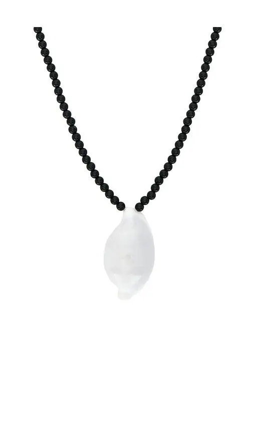 LOVERS AND FRIENDS Hayden Shell Necklace In Black