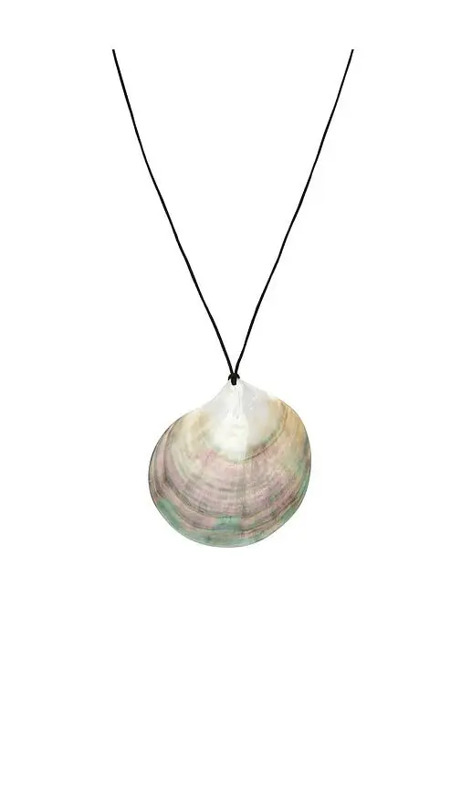 LOVERS AND FRIENDS Avery Shell Necklace In Grey