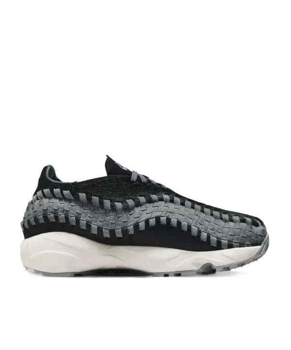 Nike Logo Detailed Lace-up Sneakers