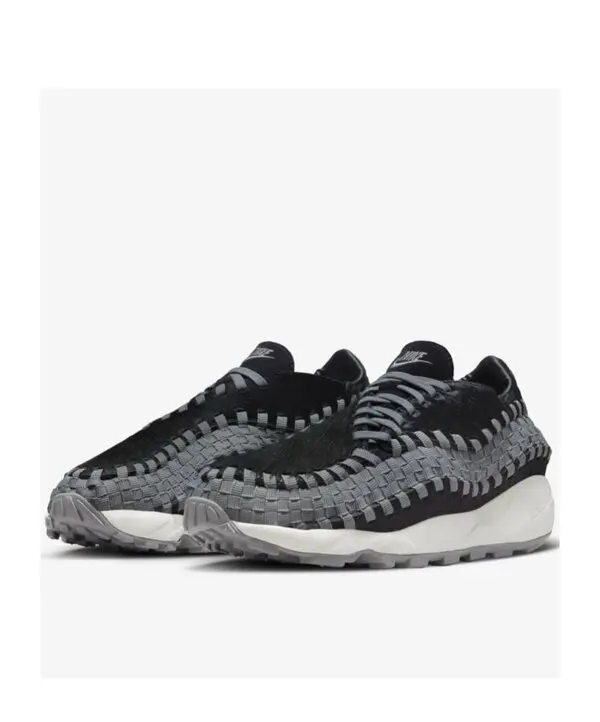 Nike Logo Detailed Lace-up Sneakers