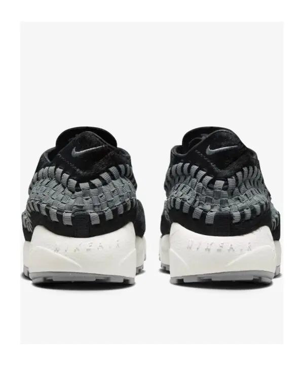 Nike Logo Detailed Lace-up Sneakers